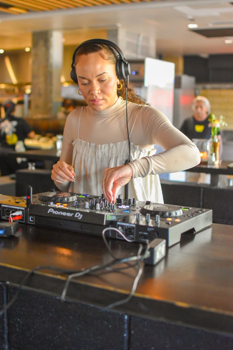 ATLANTA HAPPY HOUR GUIDE | Adventures in Atlanta